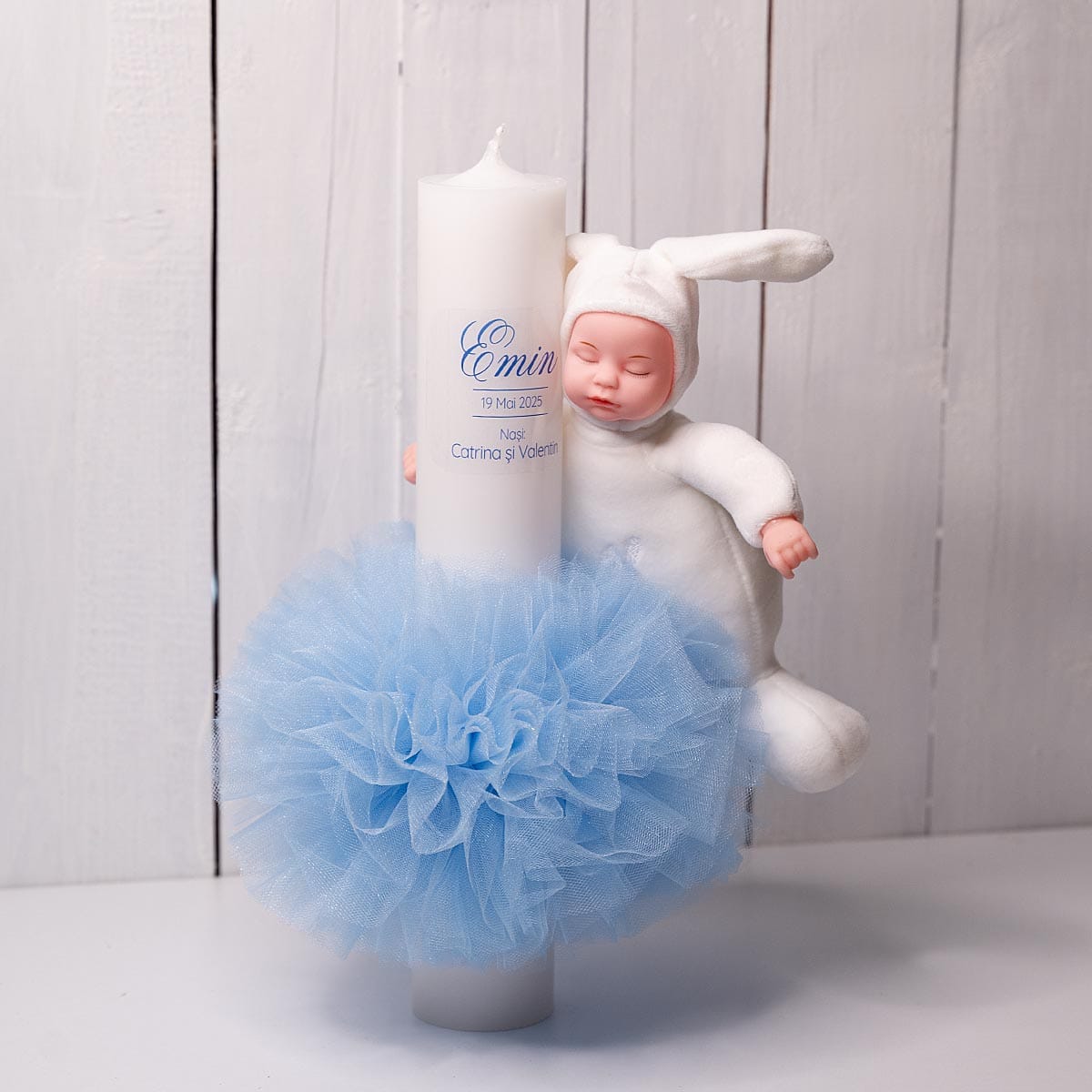 Lumanare botez baietel - Somnoros si tulle albastru - Flori si Mesaje